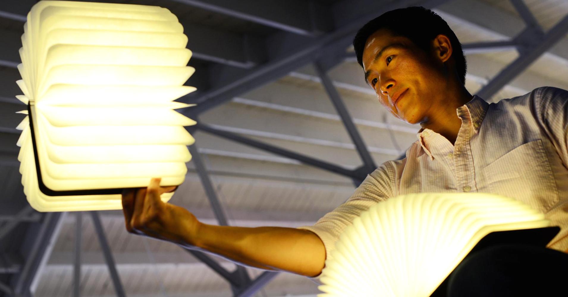 Max Gunawan, Terangkan Dunia Lewat Lampu Lumio - Love Life