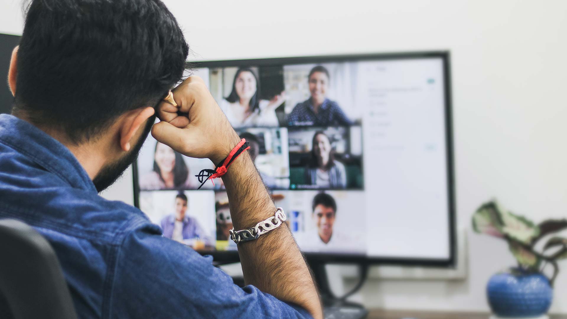 6 Cara Mencegah Zoom Fatigue Akibat Sering Meeting Online